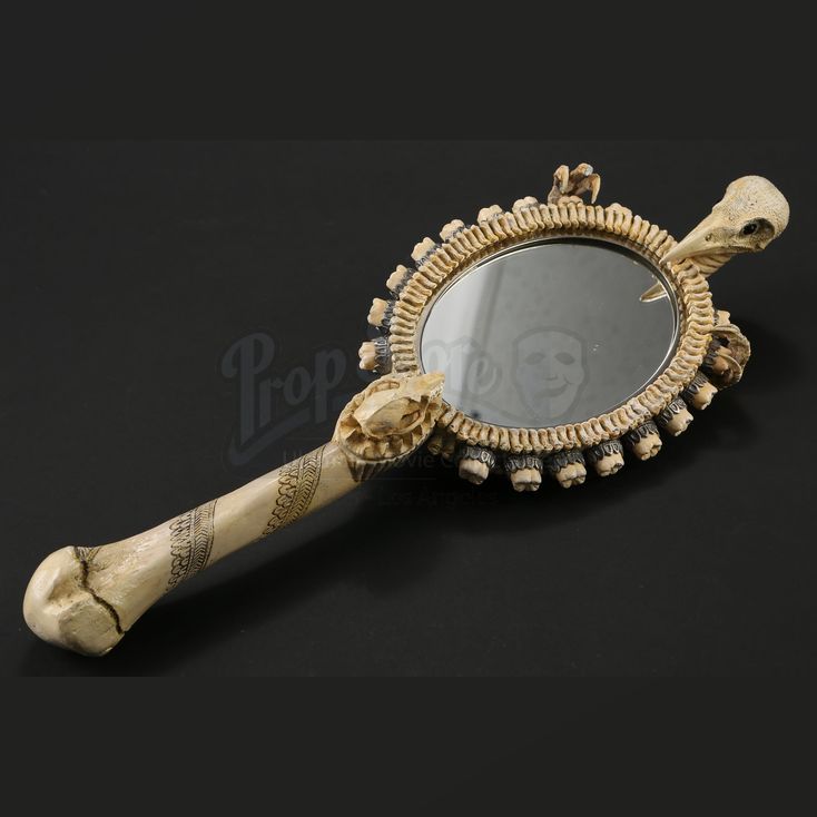 Evelyn Pooles Skeleton Mirror | PENNY DREADFUL (2014-2016)