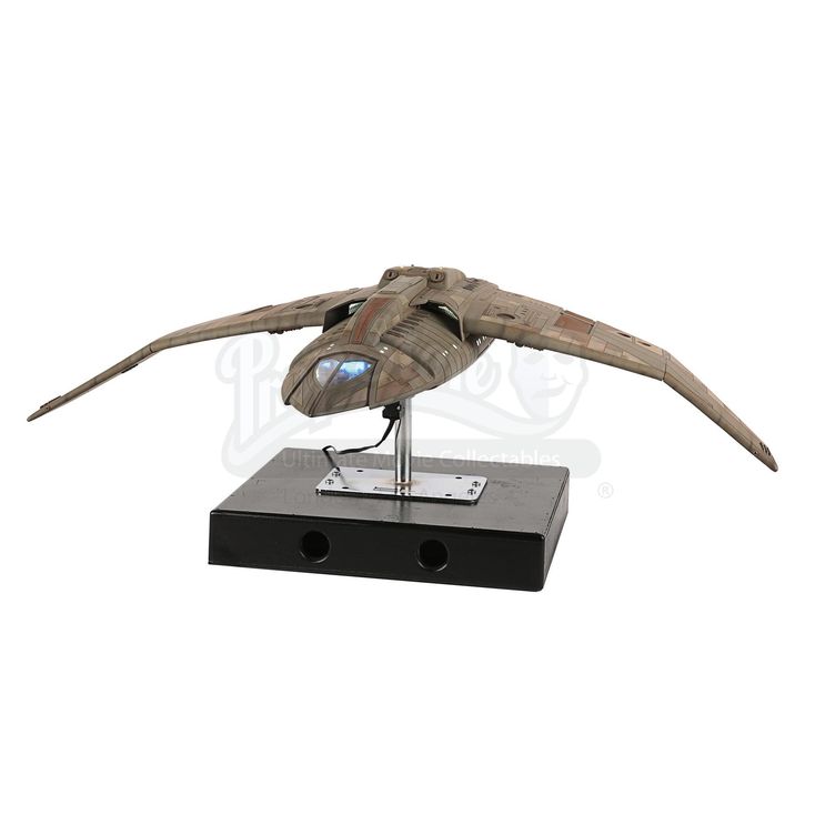 Light-Up Bajoran Interceptor Miniature Model | STAR TREK: DEEP SPACE ...