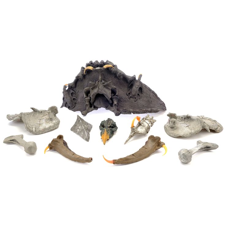 Lot 829 - SkekUng the Garthim Masters Production-Made Armour and ...