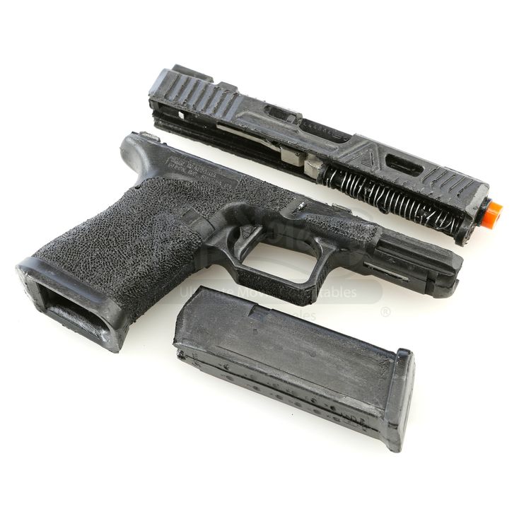 Benjamin Dex Poindexters Rubber Glock Pieces | MARVEL'S DAREDEVIL (2015 ...