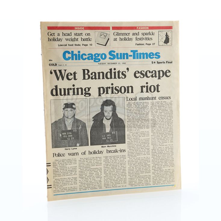 Wet Bandits Escape Newspaper | HOME ALONE 2: LOST IN NEW YORK (1992)