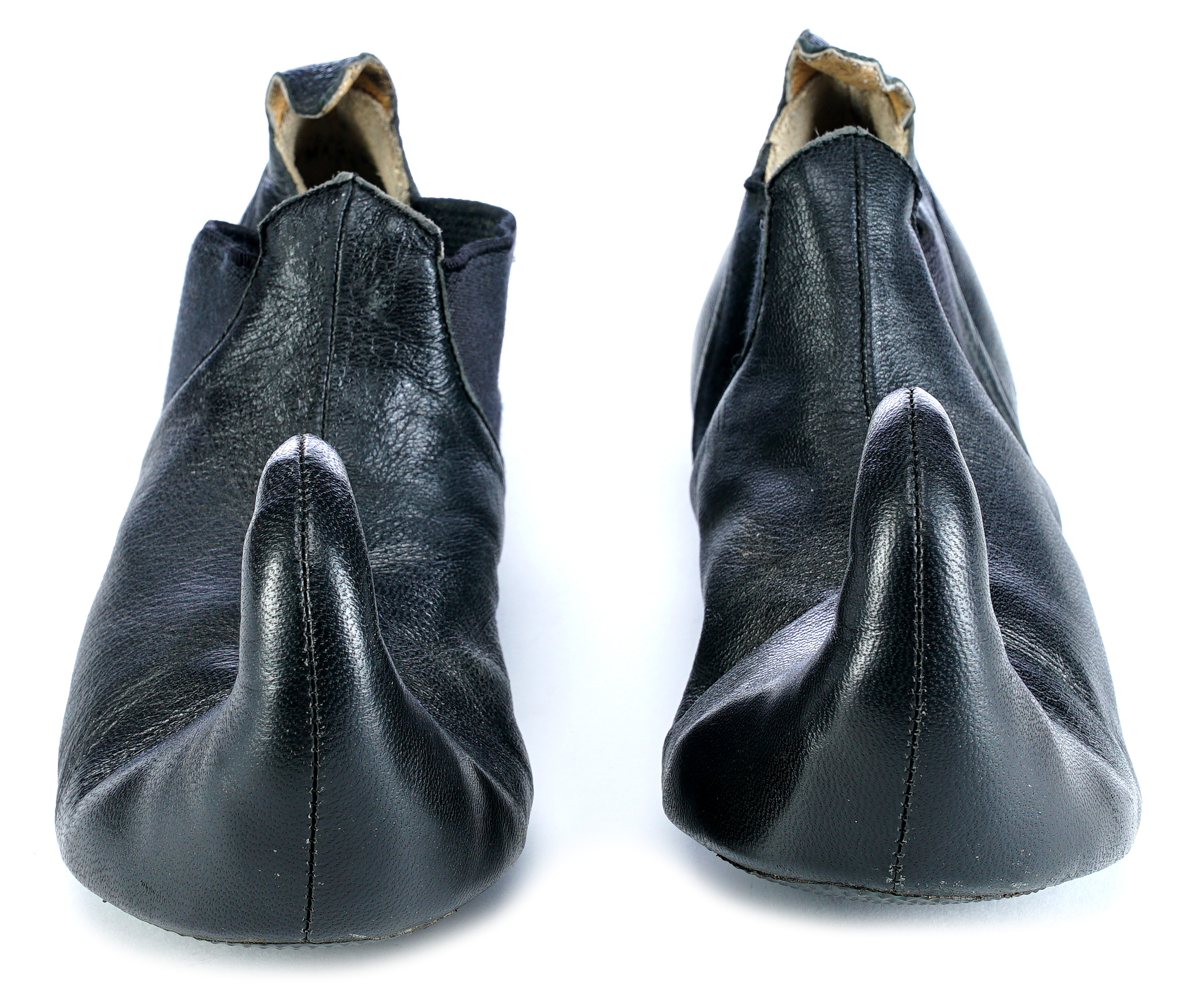 Lot #95 - ELF (2003) - Young Buddy the Elf's (Max Favreau) Shoes