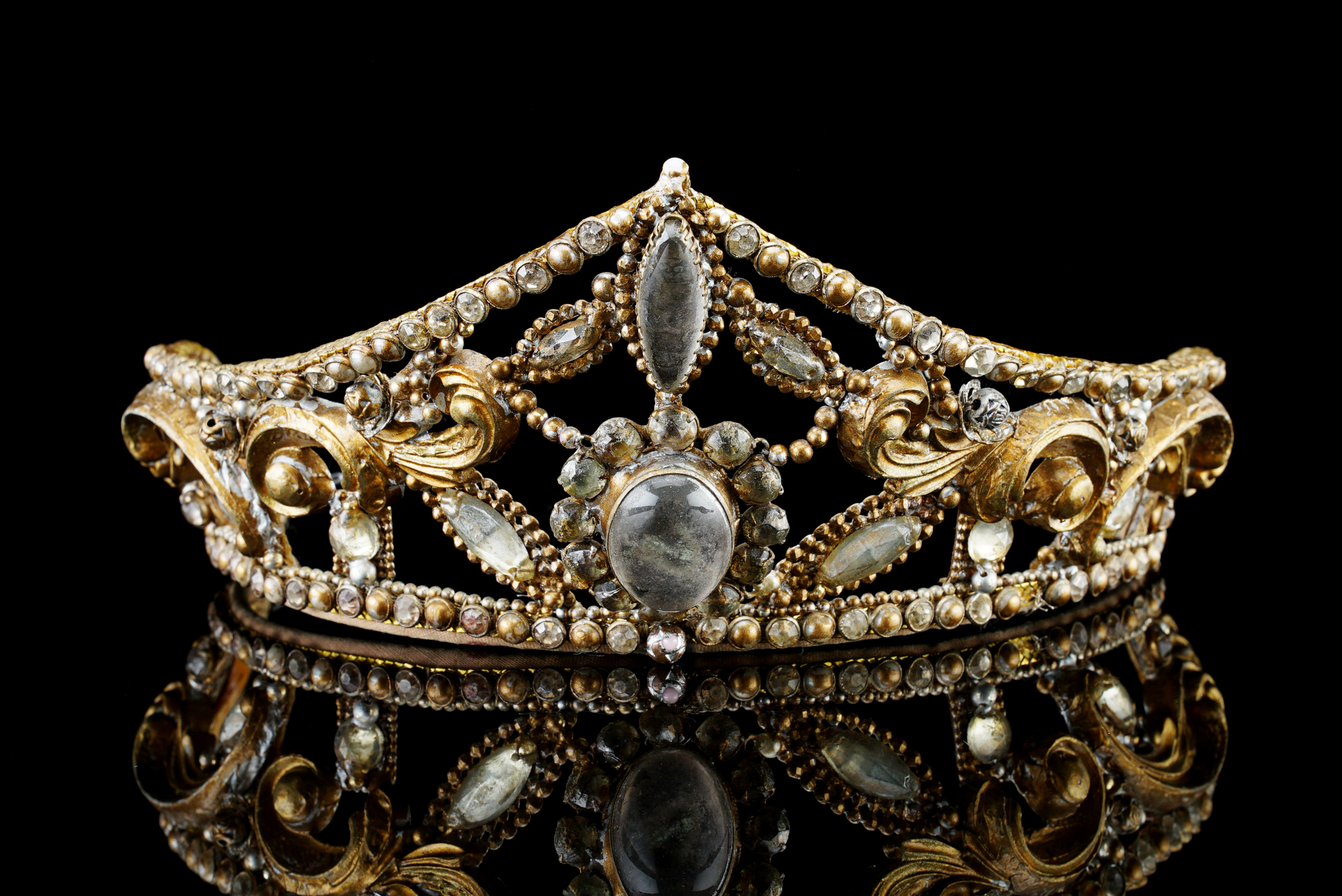 Lot #139 - GLADIATOR (2000) - Empress Lucilla's (Connie Nielsen) Tiara