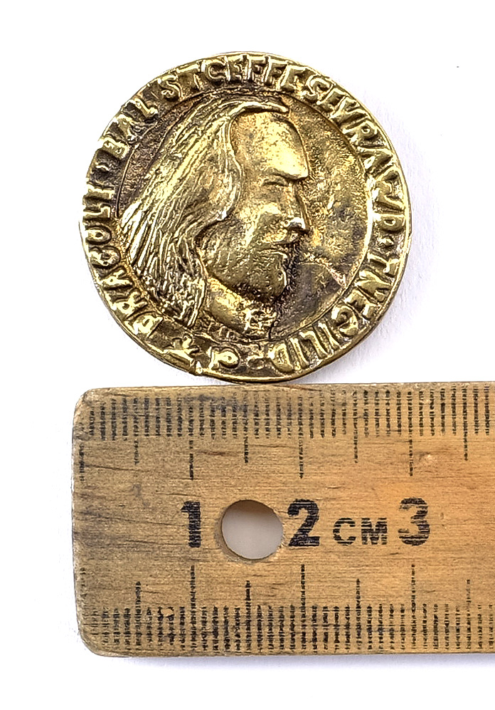 Lot #477 - BRAM STOKER'S DRACULA (1992) - Gold Dracula Coin