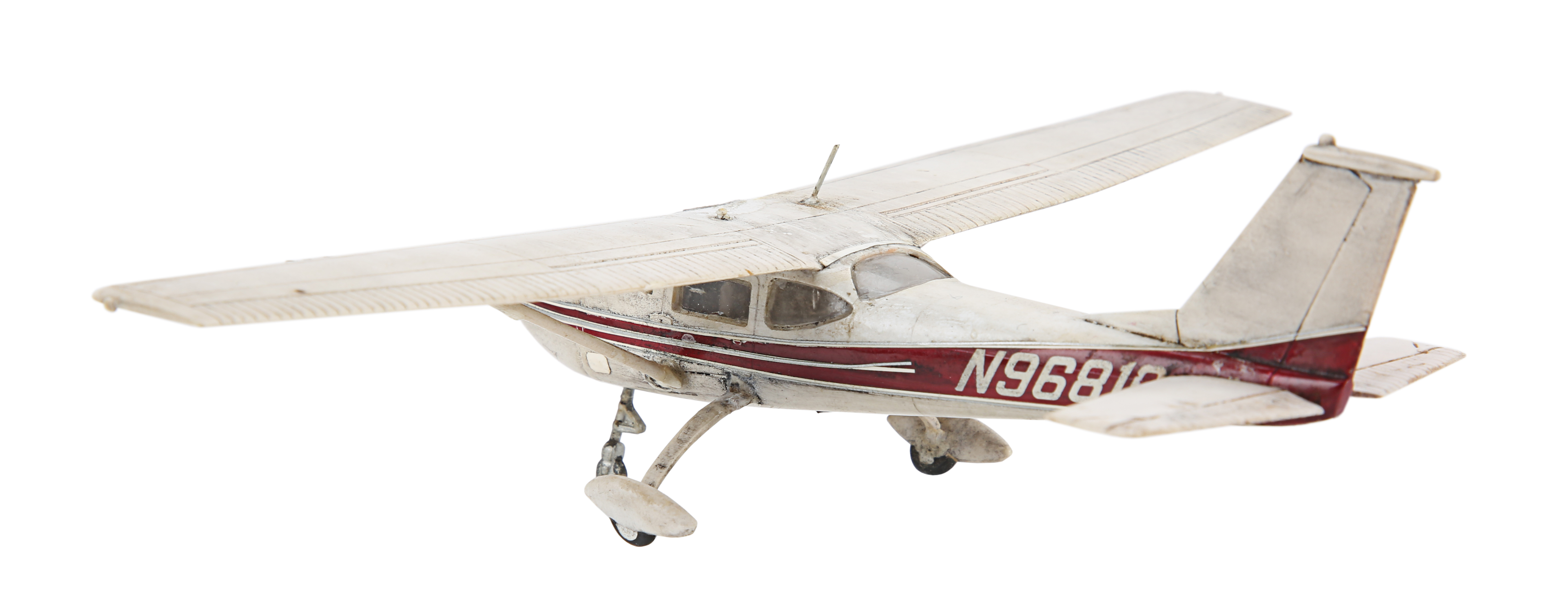 Lot #695 - GOLDENEYE (1995) - James Bond's Model Miniature Cessna 172P ...