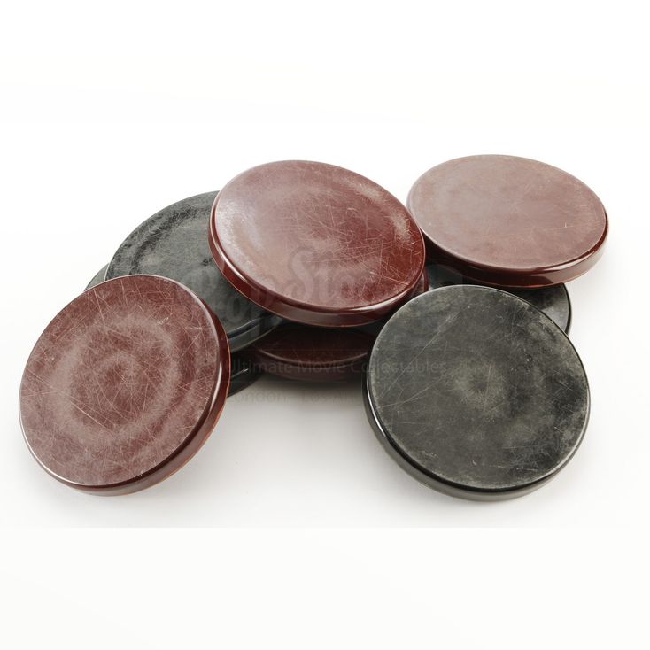 Set of Shuffleboard Discs | EXPERIMENT, THE (2010)