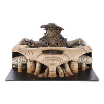 Lot # 137 : FARSCAPE (T.V. SERIES, 1999-2003) - Light-up Maquette of ...