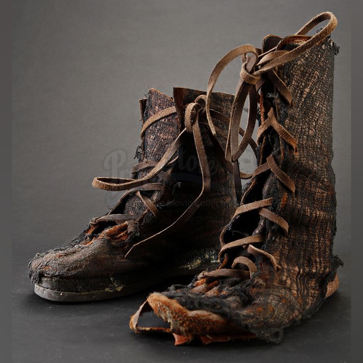 Pair of Dwergi Boots | VAN HELSING (2004)
