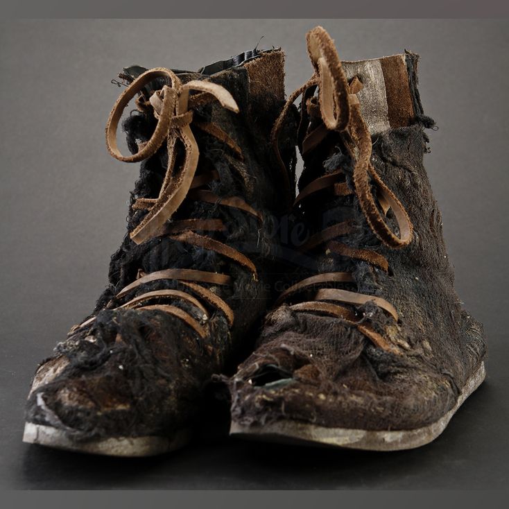 Pair of Dwergi Boots | VAN HELSING (2004)