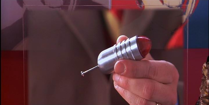 Felicity Shagwells (Heather Graham) Fat Bastard Light Up Homing Device ...