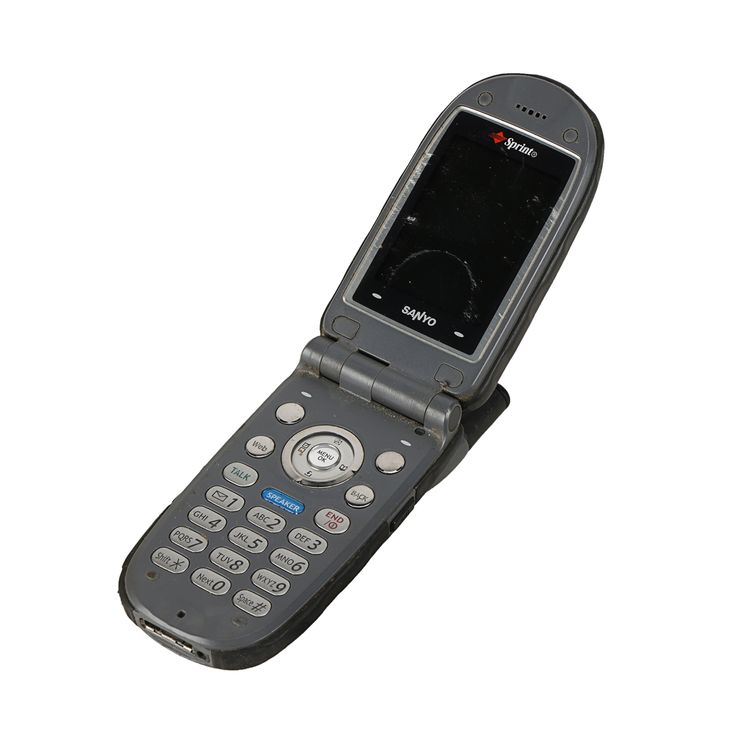 Lot 842 - Colin Sullivans (Matt Damon) Hero Flip Phone | DEPARTED, THE ...