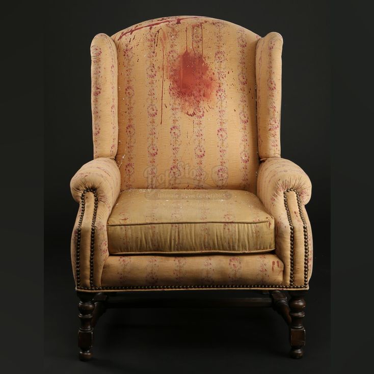 Sweet Daves (Gene Jones) Bloody Chair | HATEFUL EIGHT, THE (2015)