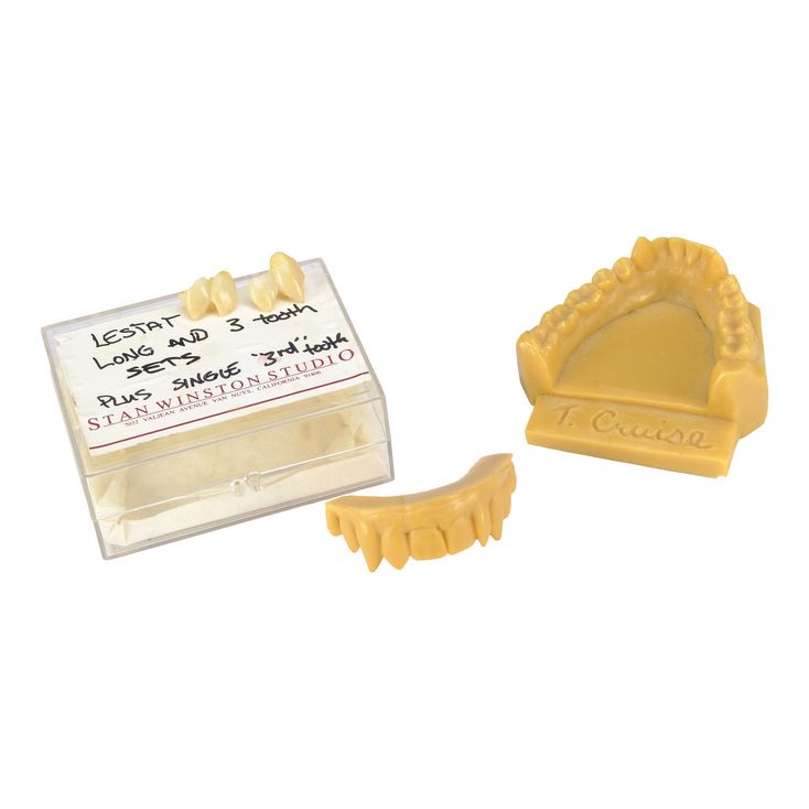 1013. Lestats (Tom Cruise) Vampire Fangs | INTERVIEW WITH THE VAMPIRE ...