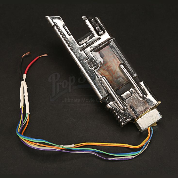 Endoskeleton Nuclear Power Pack | TERMINATOR SALVATION (2009)