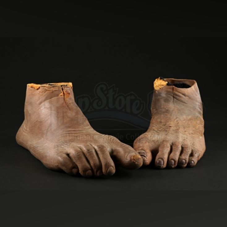 Pair of Harry Feet | HARRY AND THE HENDERSONS (1987)