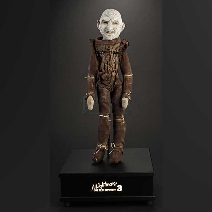 Freddy Krueger (Robert Englund) Marionette Puppet Display | NIGHTMARE ...
