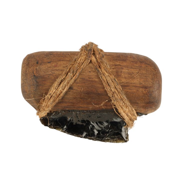 Small Chopping Tool | APOCALYPTO (2006)