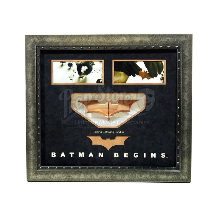 Batmans (Christian Bale) Folding Batarang Display | BATMAN BEGINS (2005)