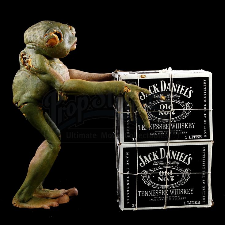 Lot 352 - Jack Daniels Alien Puppet | MEN IN BLACK II (2002)