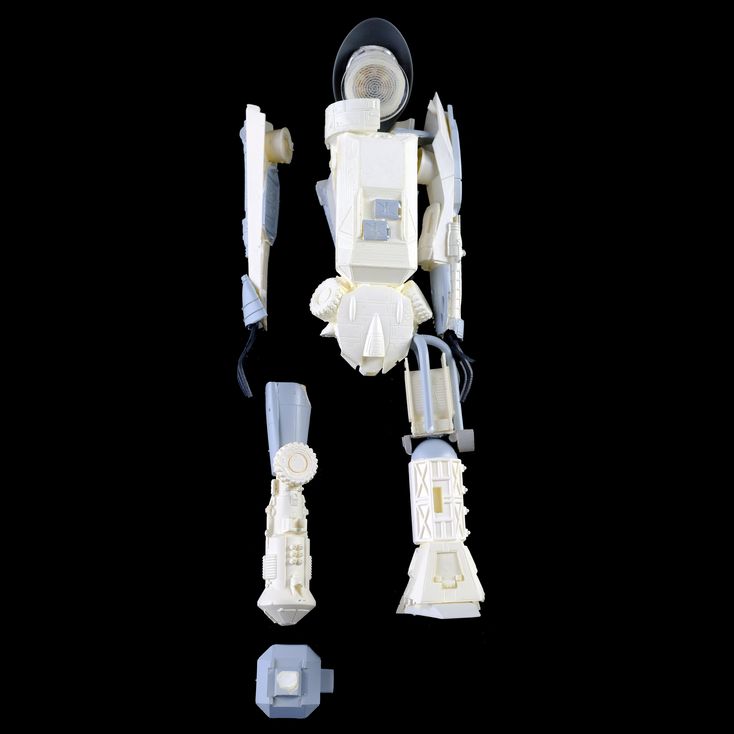 Lot 33 Lost In Space (2018-2021) - Will Robinsons Breakaway Toy Robot ...