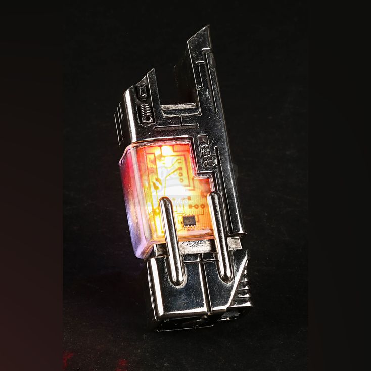 Light-Up Fuel Cell | TERMINATOR 3: RISE OF THE MACHINES (2003)