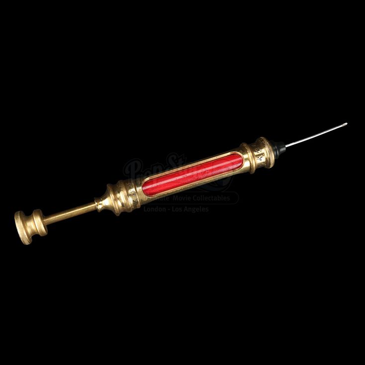Werewolf Antiserum Syringe | VAN HELSING (2004)