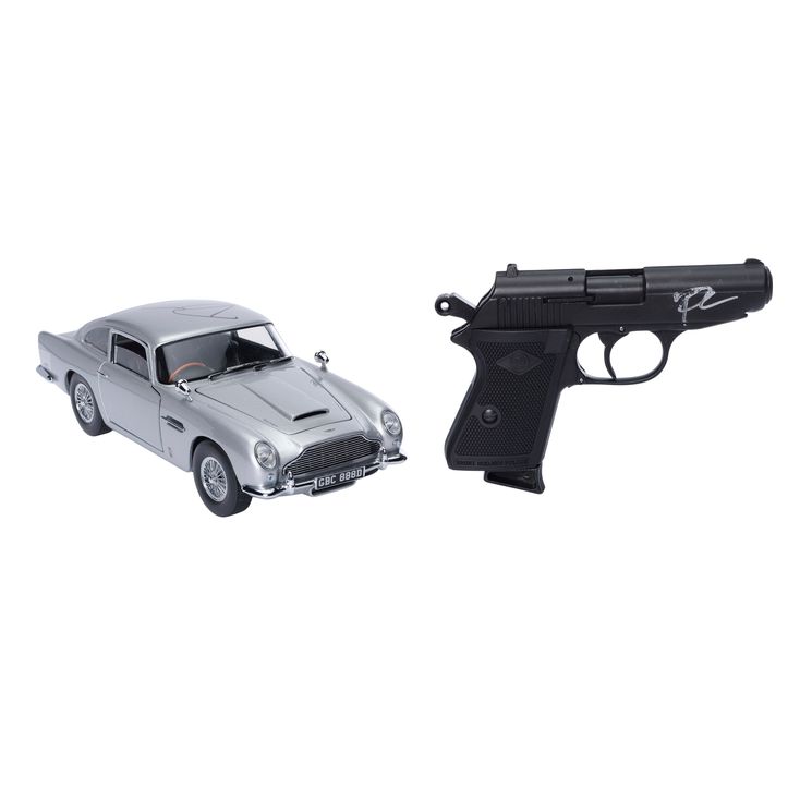 Daniel Craig-Autographed Bruni James Bond Walther PPK Pistol Replica ...