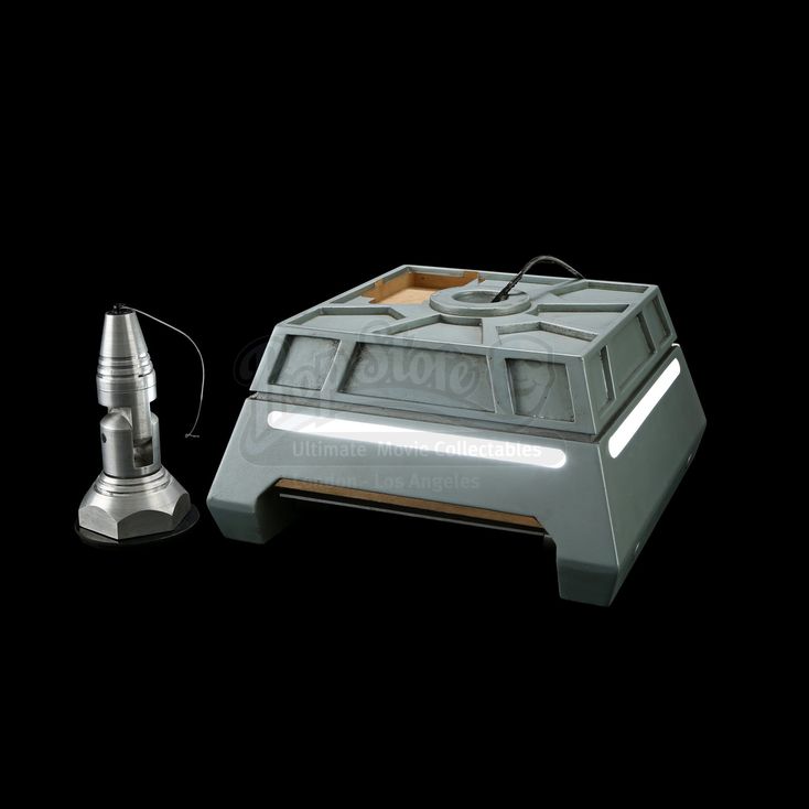 Mr. Spocks Light-Up Shuttle Hoist Rig | STAR TREK INTO DARKNESS (2013)