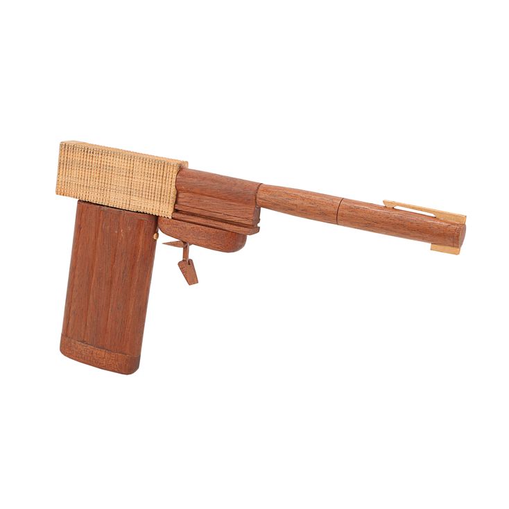 Colibri-made Wooden Golden Gun Master Model | JAMES BOND: THE MAN WITH ...