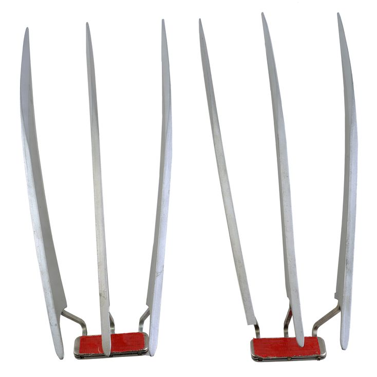 Lot 479 - Wolverines (Hugh Jackman) Claws | X2: X-MEN UNITED (2003)