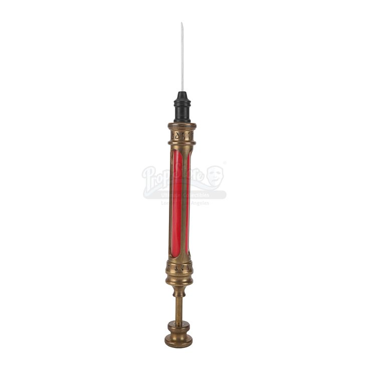 SFX Retractable Werewolf Antiserum Syringe | VAN HELSING (2004)