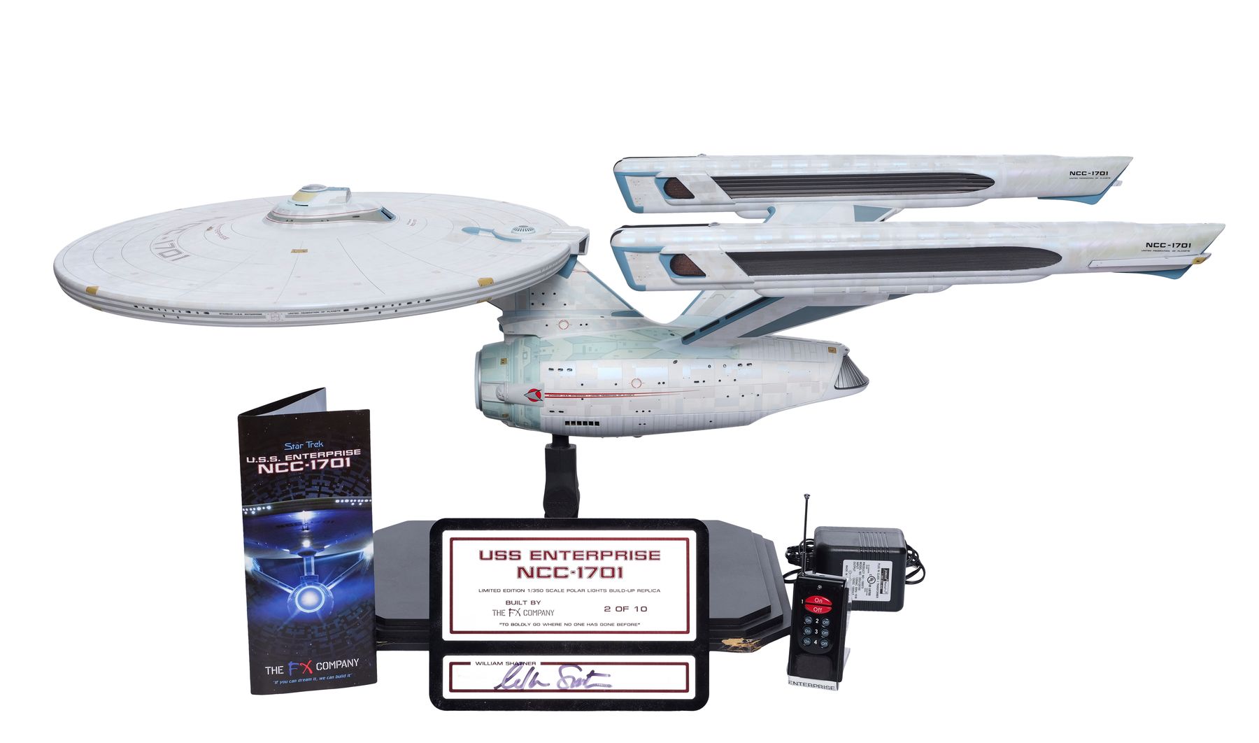 920. FX Company Light-Up Studio-Scale Refit U.S.S. Enterprise NCC-1701 ...