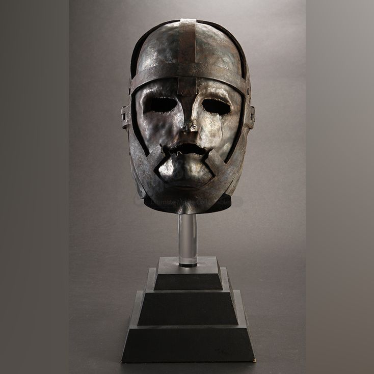 Hero Iron Mask | MAN IN THE IRON MASK, THE (1998)