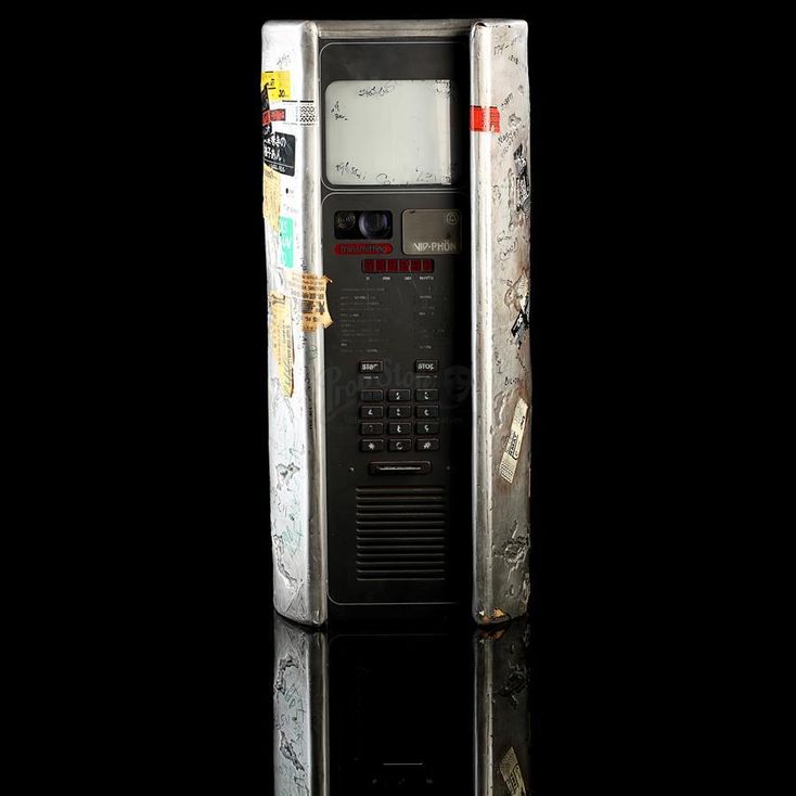 Rick Deckardss (Harrison Ford) Hero Vid-Phon | BLADE RUNNER (1982)