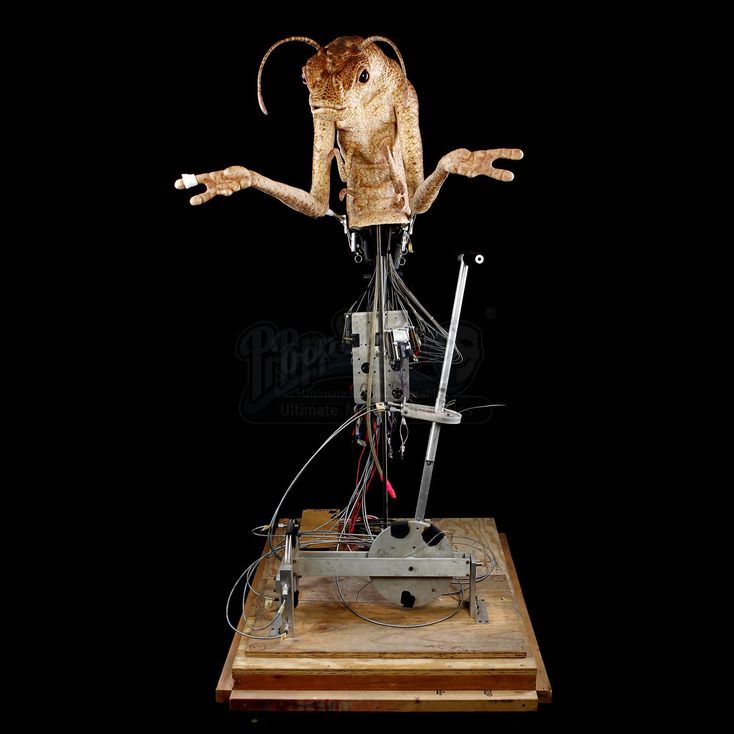 Lot 362 - Oversized Worm Guy Animatronic Insert Puppet | MEN IN BLACK ...