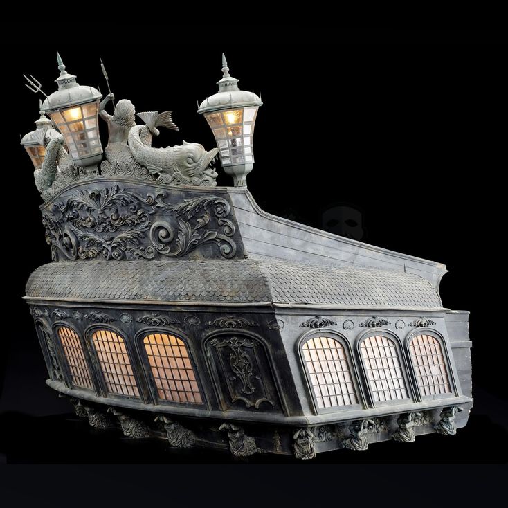 Black Pearl Light-up Model Stern | PIRATES OF THE CARIBBEAN: THE CURSE ...