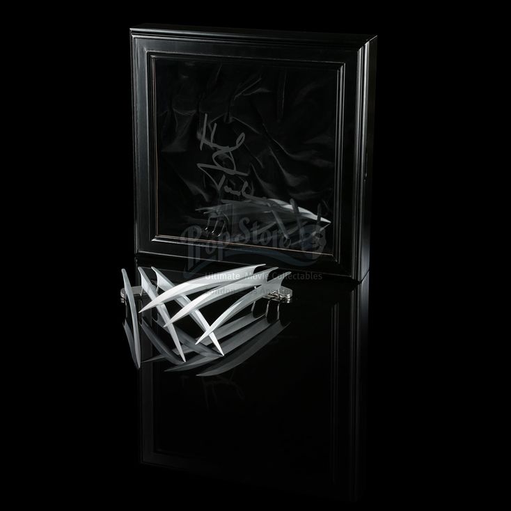 ADI Replica Wolverine (Hugh Jackman) Claws and Autographed Display | X ...