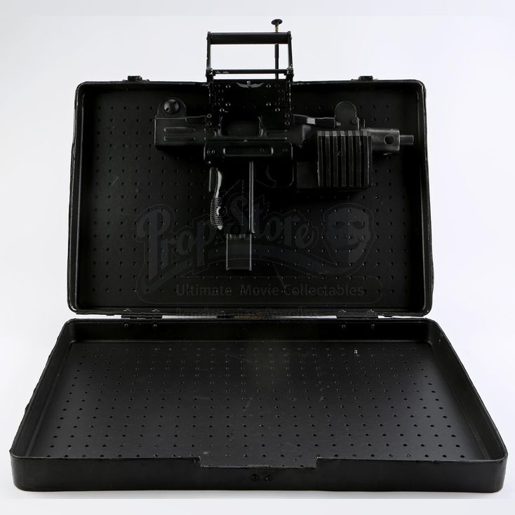 Maciej Hotel Yakuza Briefcase Gun | GHOST IN THE SHELL (2017)