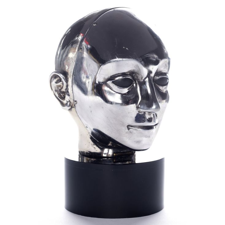 Lot #217 - HUGO (2011) - Automaton Head on Display