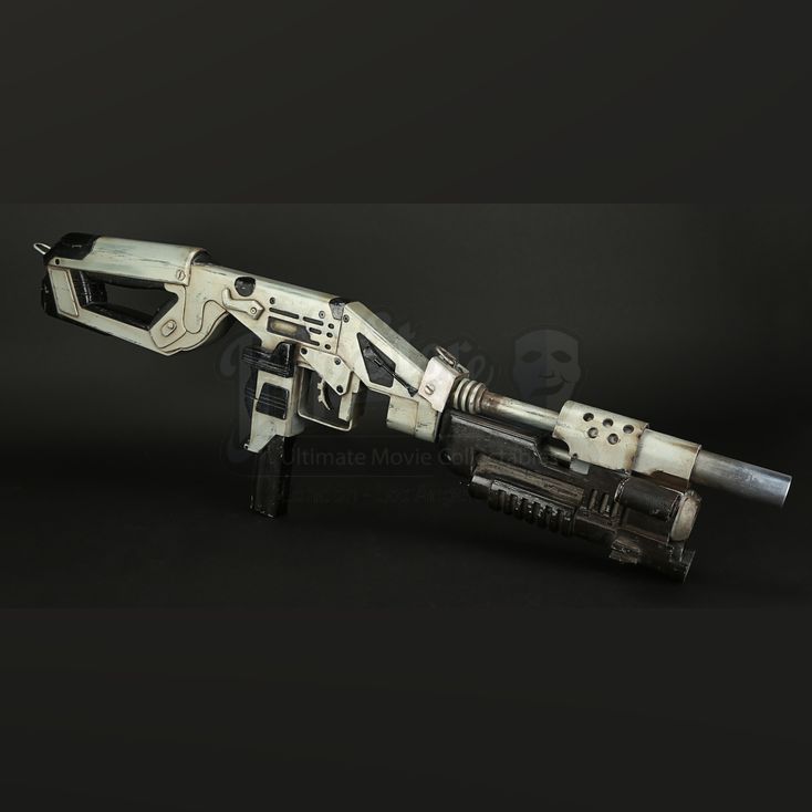 Pair of AR-1 and AR-2 Rifles | ALIEN RESURRECTION (1997)