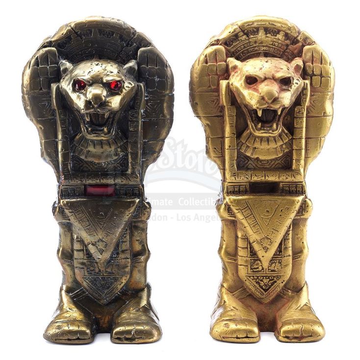 Hero Gato Statue and Distressed Gato Statue | RUNDOWN, THE (2003)