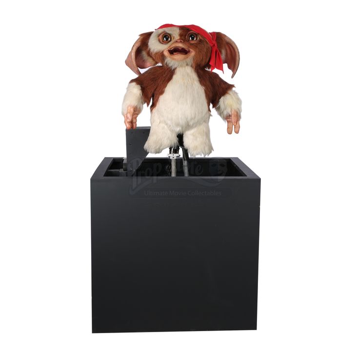 Oversized Gizmo Puppet | GREMLINS 2: THE NEW BATCH (1990)