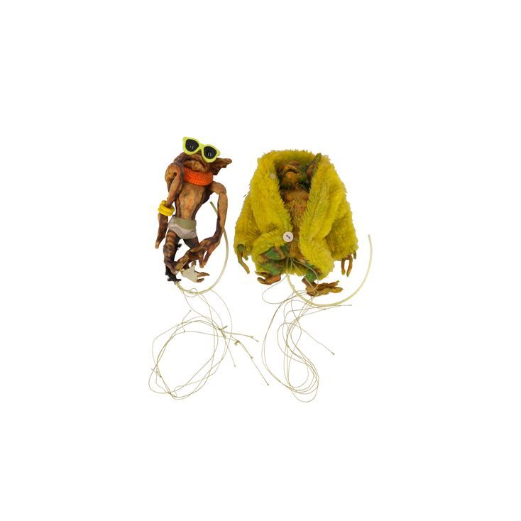692. Pair of Miniature Gremlin Puppets ### GREMLINS 2: THE NEW BATCH (1990)