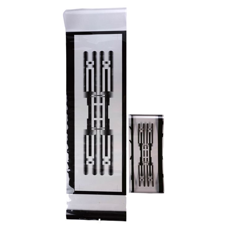 Lot # 1474: STAR TREK: VOYAGER (1995-2001) - Michael and Denise Okuda ...