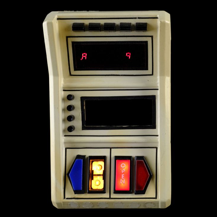 Lot 4 - Light-Up Nostromo Door Control Panel | ALIEN (1979)