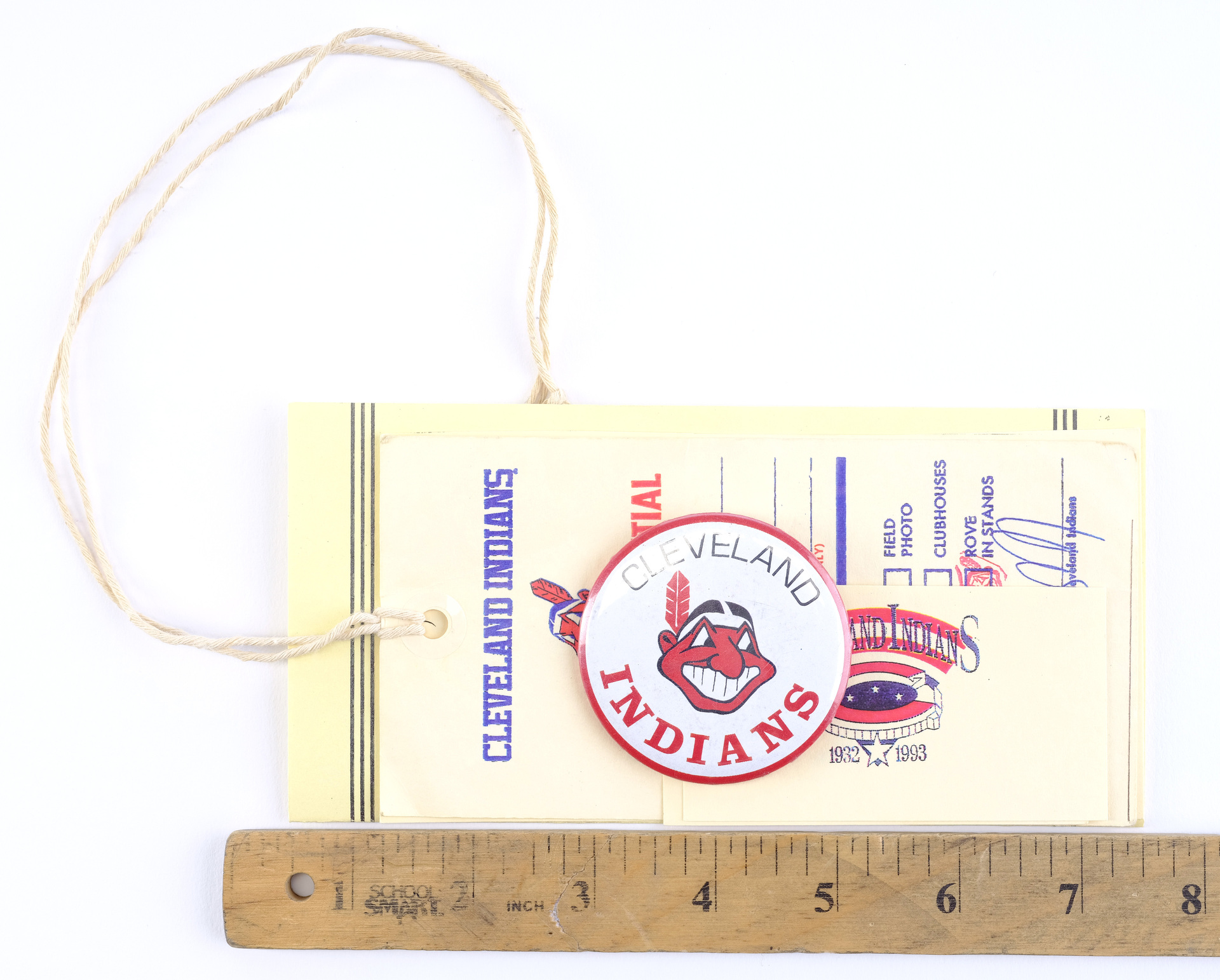 Set of Cleveland Indians Memorabilia | MAJOR LEAGUE II (1994)