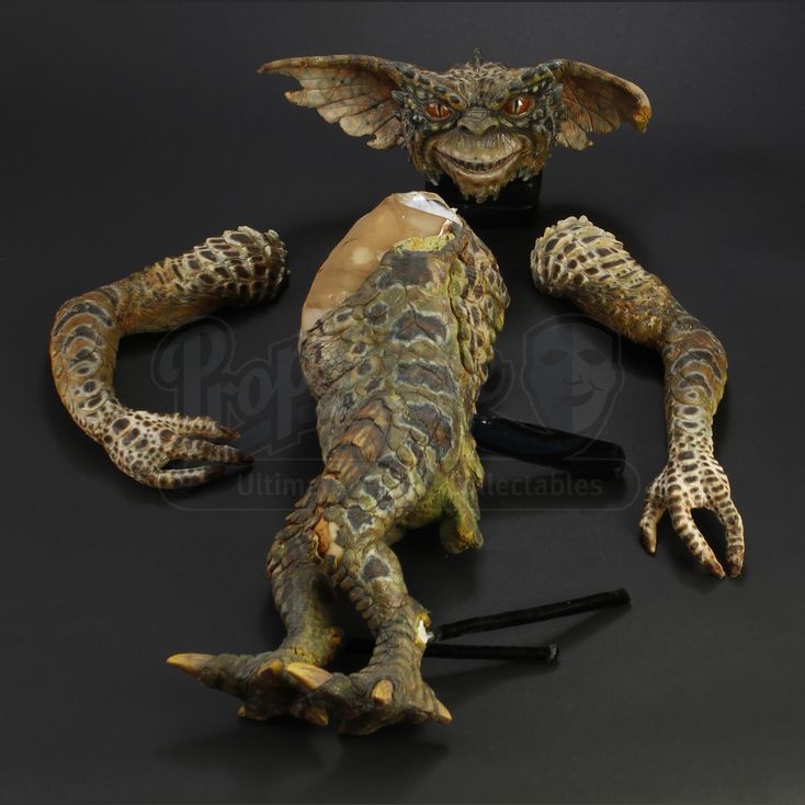 Lot 79 - Prototype Gremlin Rod Puppet | GREMLINS 2: THE NEW BATCH (1990)