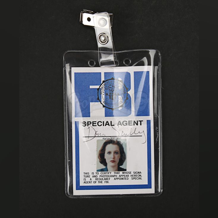 Dana Scullys (Gillian Anderson) FBI ID Badge | X-FILES, THE (T.V ...
