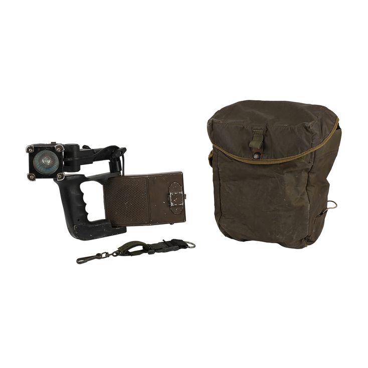 Lot 28 - Harry Harris Collection USCM Shoulder Torch Pack | ALIENS (1986)