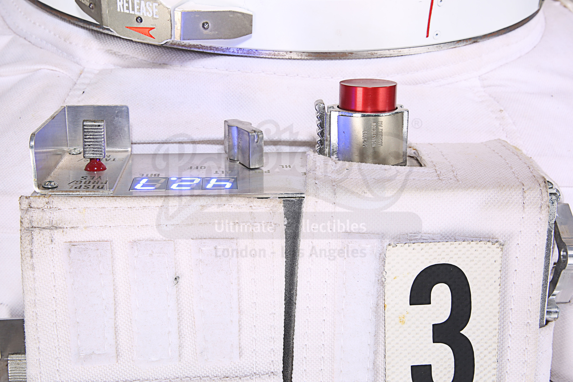 Commander Melissa Lewis (Jessica Chastain) EVA Suit | MARTIAN, THE (2015)